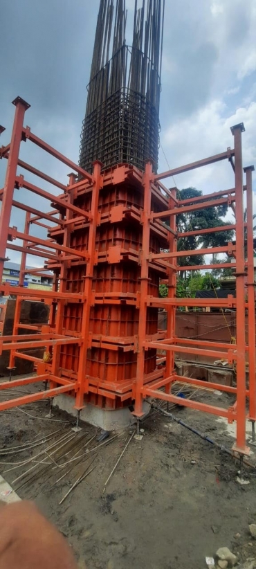 PIER Shuttering work - Kochi Metro Rail Ltd.