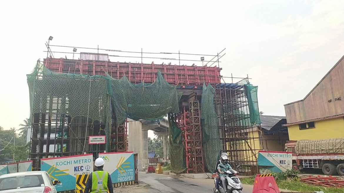 P979 Portal beam casted- 14.12.2020 - Kochi Metro Rail Ltd.