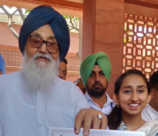 Oldest And Youngest Member Of Badal Family Votes
